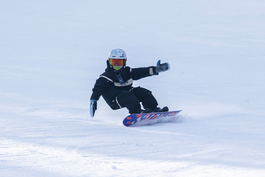 The Complete Guide to Skiing and Snowboarding with Kids – Vector Official